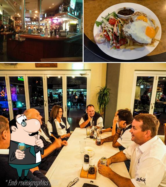 Sails Sports Bar, Mackay Harbour - Restaurant menu, prices and reviews