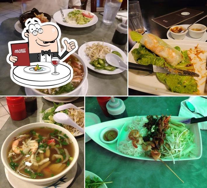 Pho Tre Bien, 6946 Gtwy Blvd E in El Paso - Restaurant menu and reviews