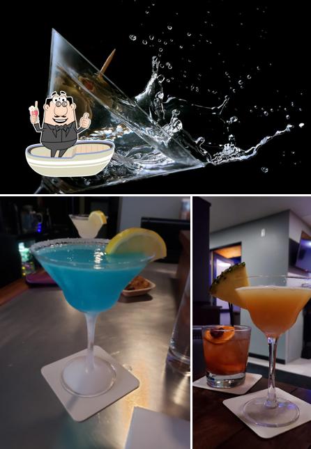 211 Martini Bar in Washburn - Restaurant reviews