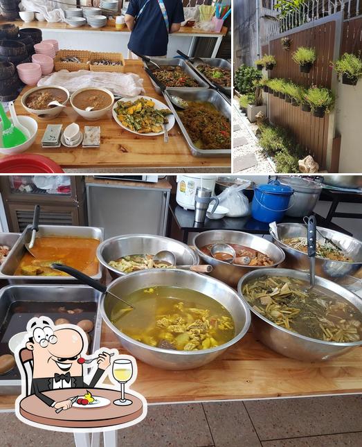 ครัวคุณอ๋อย - khun aoi the kitchen restaurant, Hua Toei
