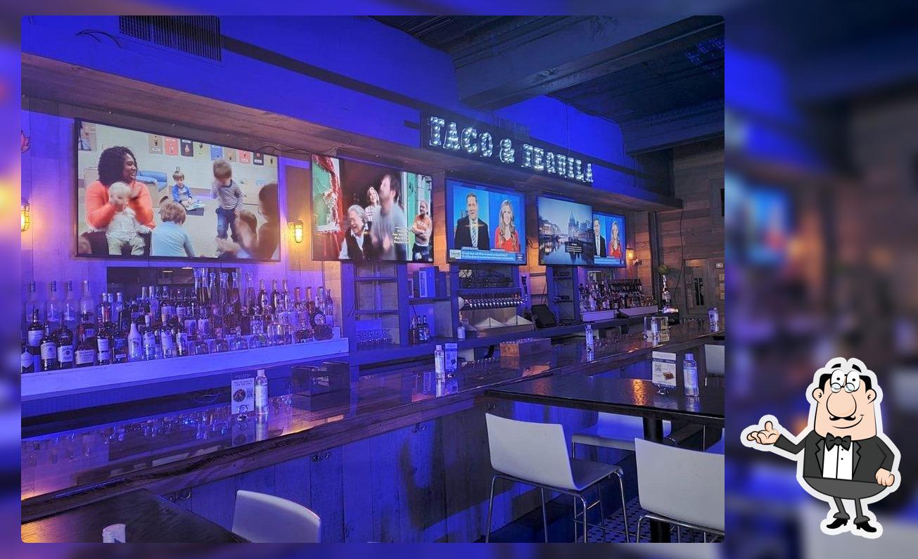 Alex lounge III bar and grill in Norwalk - Restaurant menu and reviews