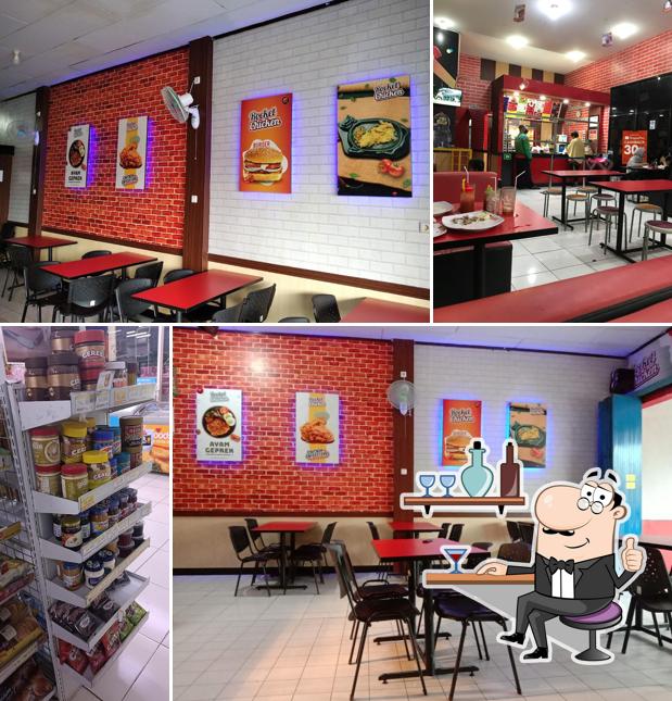 Rocket Chicken Tentara Pelajar restaurant, Purworejo - Restaurant reviews