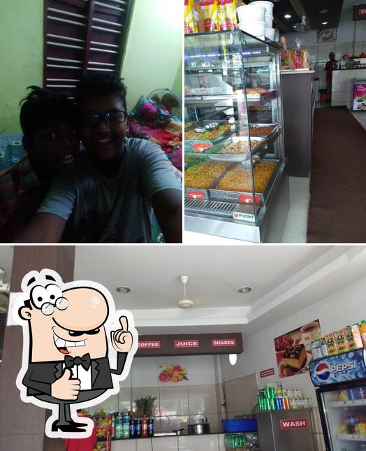 KR BAKES, Kochi, 47/1792-A - Restaurant reviews