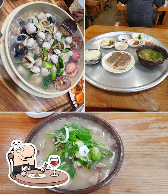 Wonjo Halmae Gukbap restaurant, Busan, 249-6 Songjeong-dong ...