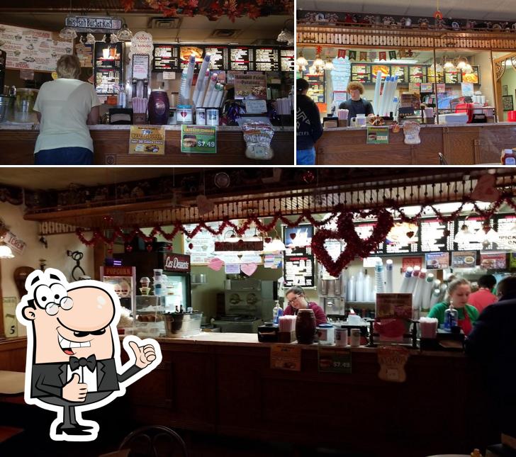 Pop's Frozen Custard in Menomonee Falls - Restaurant menu and reviews