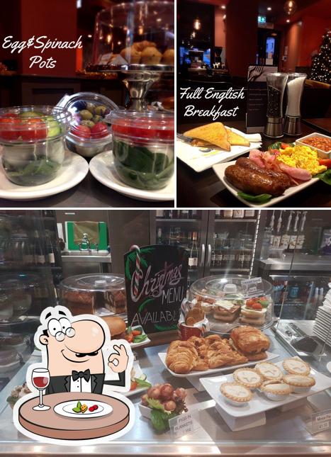 Crescent Cafe and Bar in London - Restaurant reviews