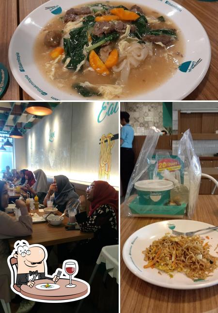 Bakmitopia Koja Trade Mall, North Jakarta - Menú del restaurante ...