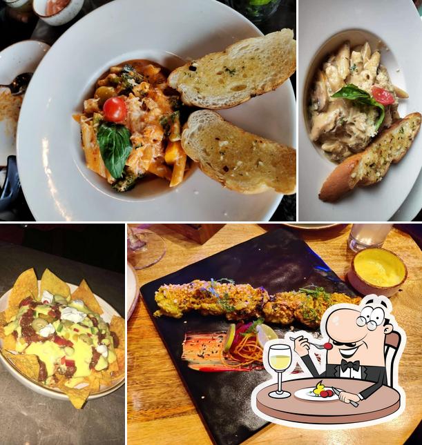 Mitron Bar & Cafe - Bandra, Mumbai - Restaurant menu and reviews