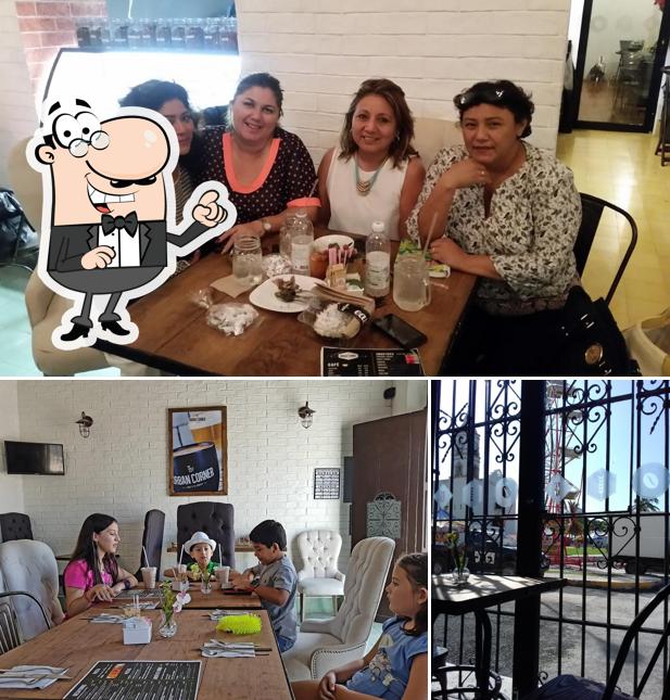 The Urban Corner San Roman Campeche pub & bar, Campeche, Calle 10 352 ...
