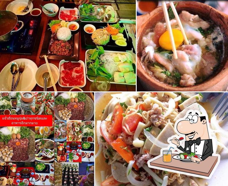 ร้านแจ้วฮ้อนหมูจุ่มBar&Restaurant, Chum Phae - Opiniones del restaurante