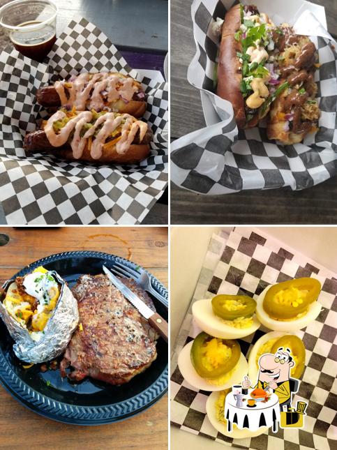 Moon Tower Inn, Houston - Restaurant menu, prices and reviews