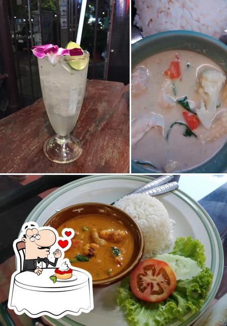 Kai-Chae Cafe By KC (ไก่แจ้ คาเฟ่), Bangkok - Restaurant menu, prices ...