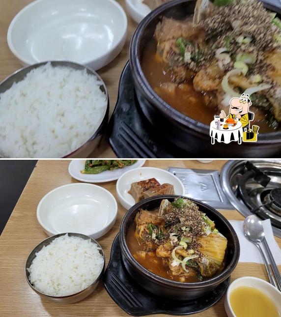 Wondang Gamja-tang(pork back-bone stew), Seul - Menú del restaurante ...