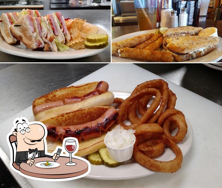Mansfield Family Restaurant- Southside, 948 S Main St in Mansfield ...