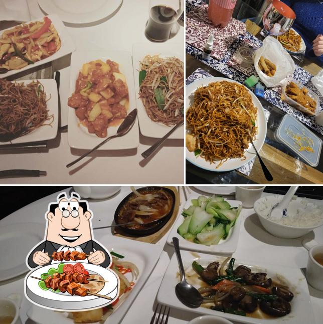 Full Moon Chinese Restaurant, Hersham, Walton-on-Thames - Restaurant ...