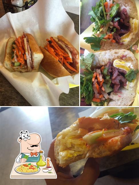 Mom's Bun Mi in Oakland - Restaurant menu and reviews