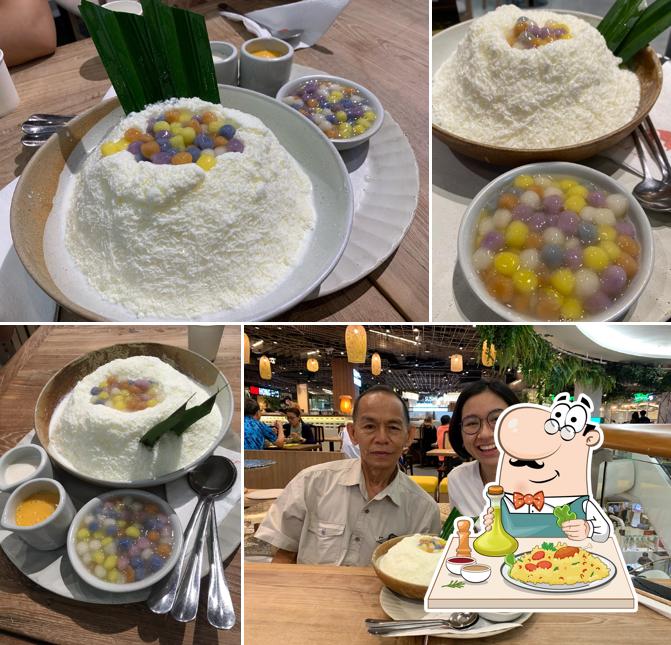 Cheevit Cheeva (ชีวิตชีวา) desserts, Bangkok, Phahonyothin Rd ...