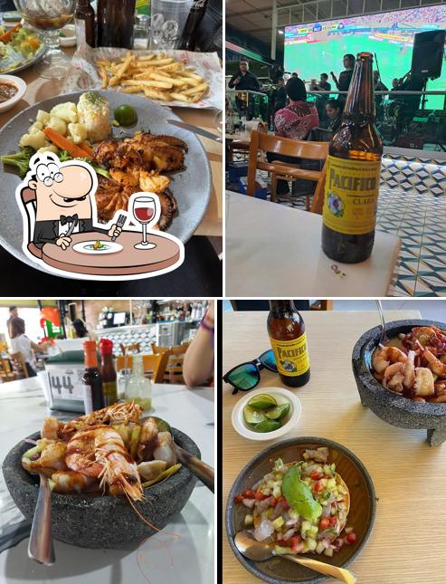 Mariscos El Memin restaurant, Guadalajara, Av Paseo de la Arboleda 1300 ...