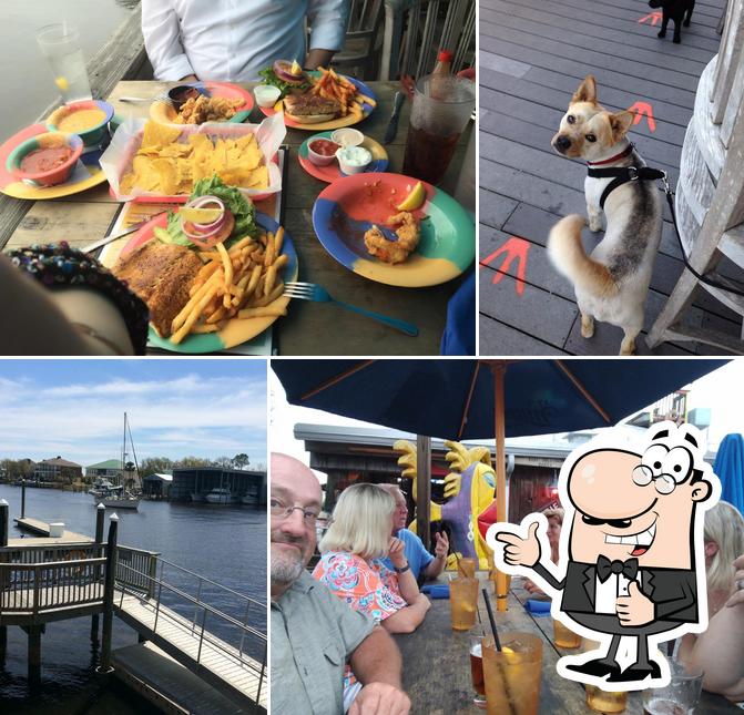 The Oar House, 1000 S Pace Blvd in Pensacola - Restaurant menu and reviews