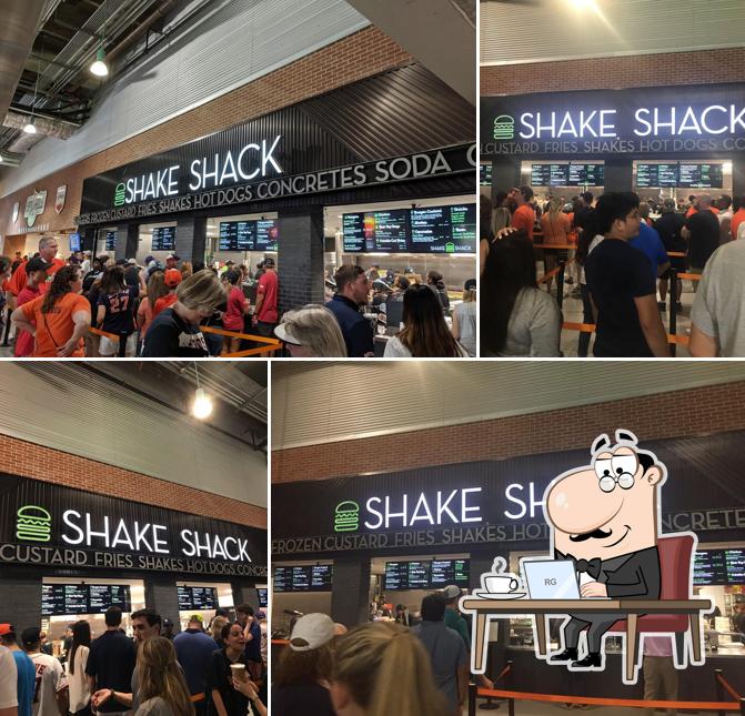 Shake Shack, Houston - Restaurant menu, prices and reviews