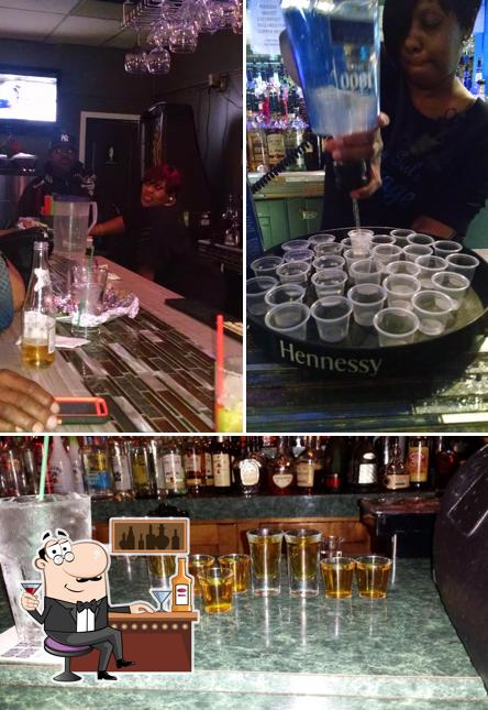 Cookie's Cocktail Lounge in Chicago - Restaurant reviews