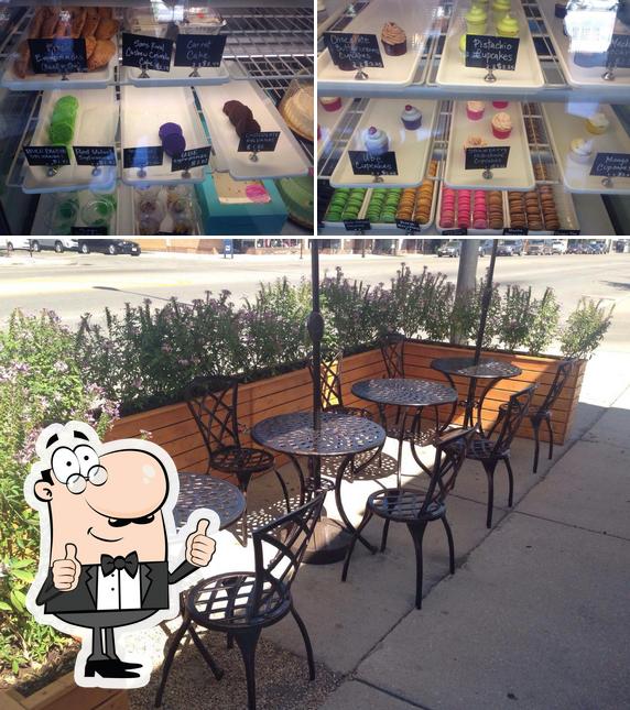Rowie's Bakery in Chicago - Restaurant menu and reviews