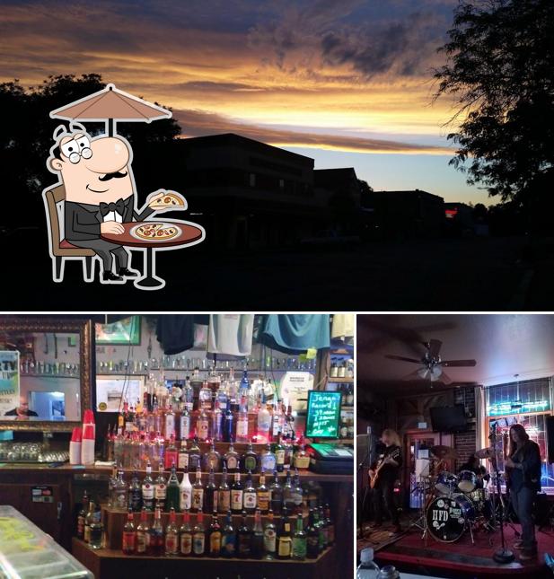 Round Up Saloon in Red Bluff - Restaurant reviews