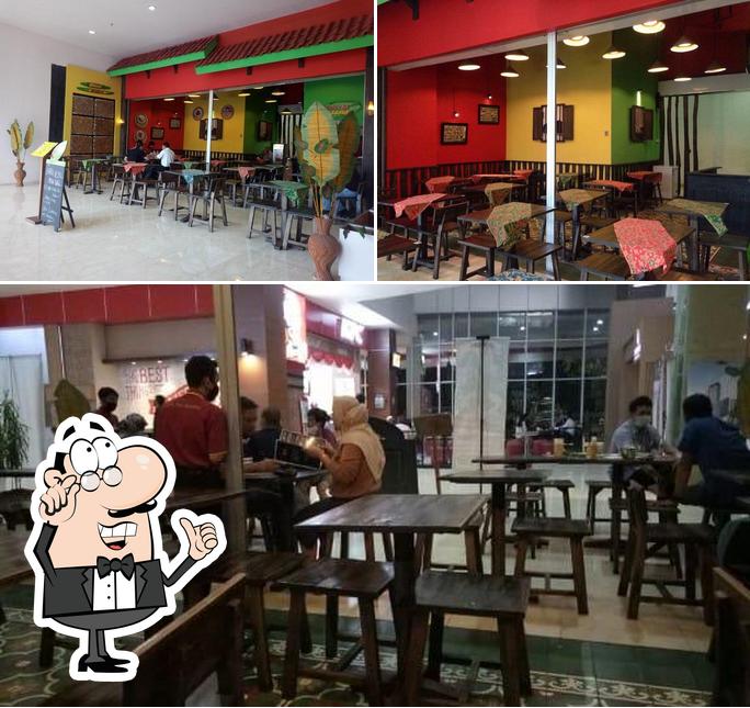 Godong Gedang restaurant, Jakarta, Jl. DI. Panjaitan No.Kav. 3-4 ...