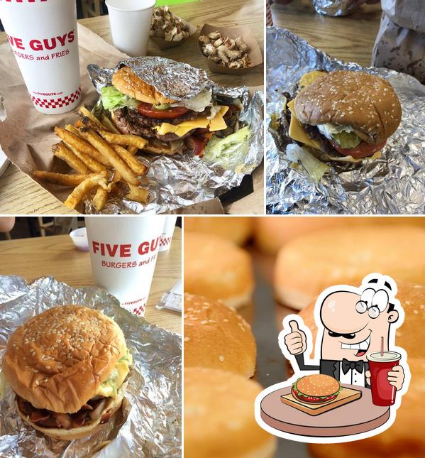Five Guys, 1760 E NASA Pkwy in Nassau Bay - Restaurant menu and reviews