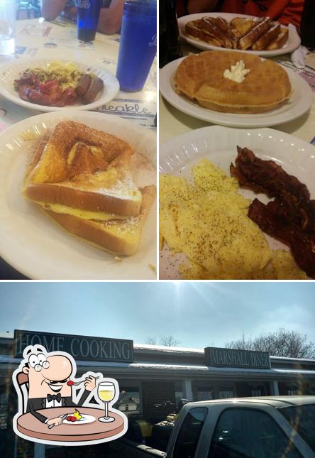 Marshall Diner in Marshall - Restaurant menu and reviews