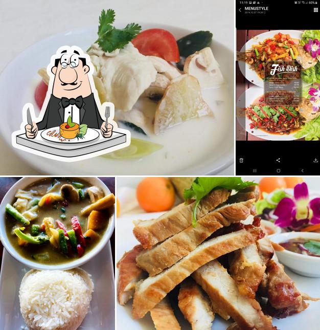 Smile Thai Restaurant, Moonee Ponds - Restaurant menu, prices and reviews