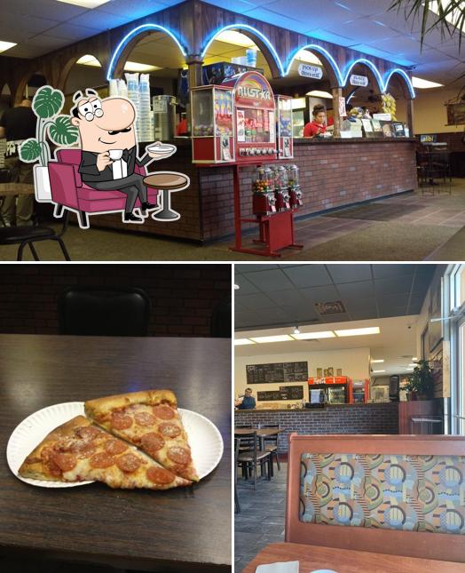 Pizza castle in Albuquerque - Restaurant menu and reviews