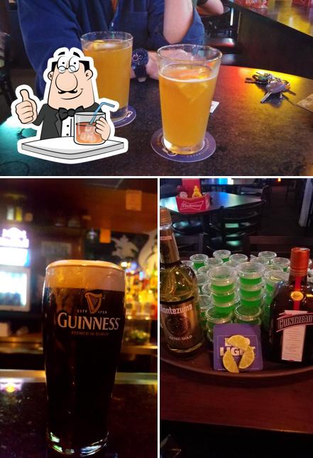 Menu of Fandango's Sports Bar & Grill, Valley Park - reviews and ratings