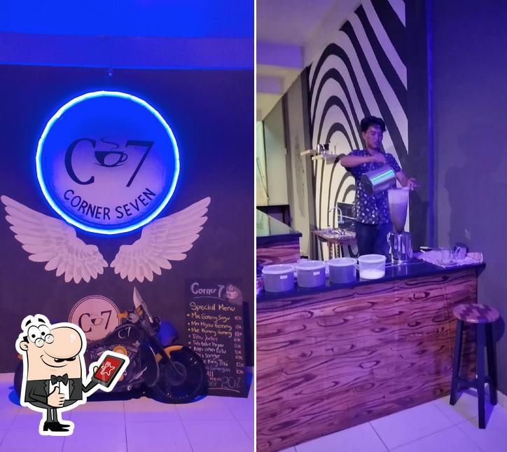 Corner Seven cafe, Air Jamban