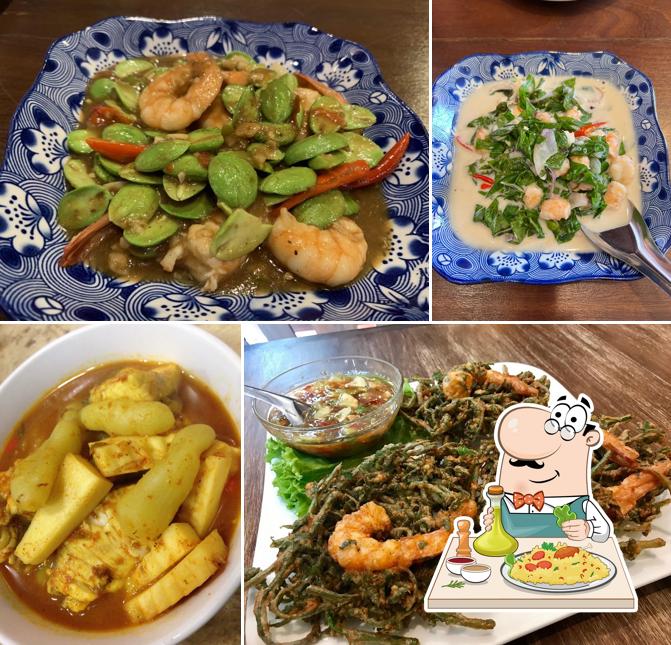 Restaurante Ruen Mae Lui, Bangkok, 19 เสรี2 ซอย 20 - Opiniones del ...