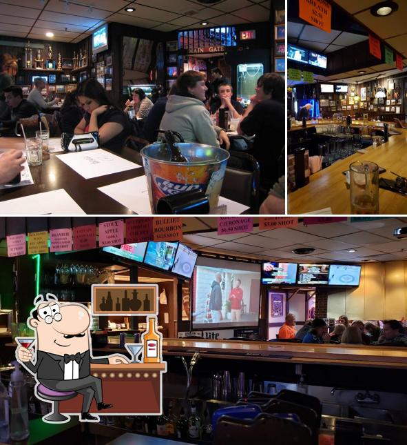 Stadium Sports Club & Pizza, 4015 W Algonquin Rd in Rolling Meadows ...