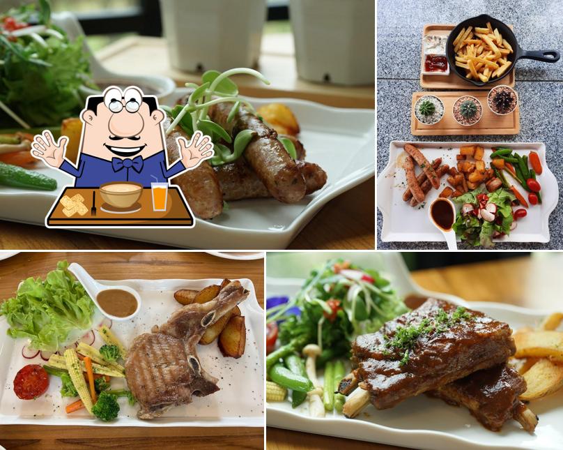 Four Four Nine Cafe & Bistro, Thap Tai - Opiniones del restaurante