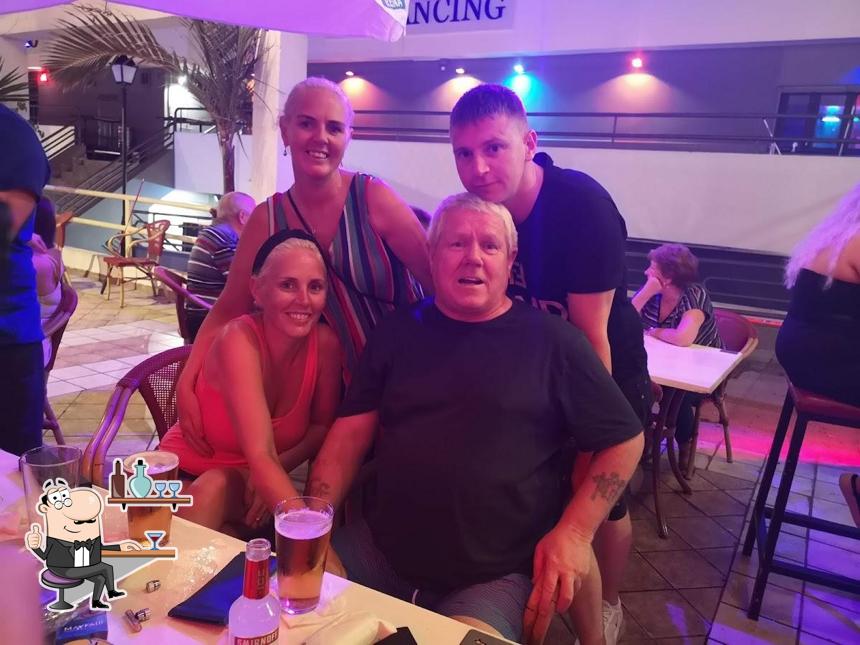 Yates Show Bar, Playa de la Américas - Restaurant menu, prices and reviews