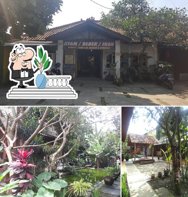 Rumah Makan Saung Lembur ni'mat restaurant, Bandung - Restaurant reviews