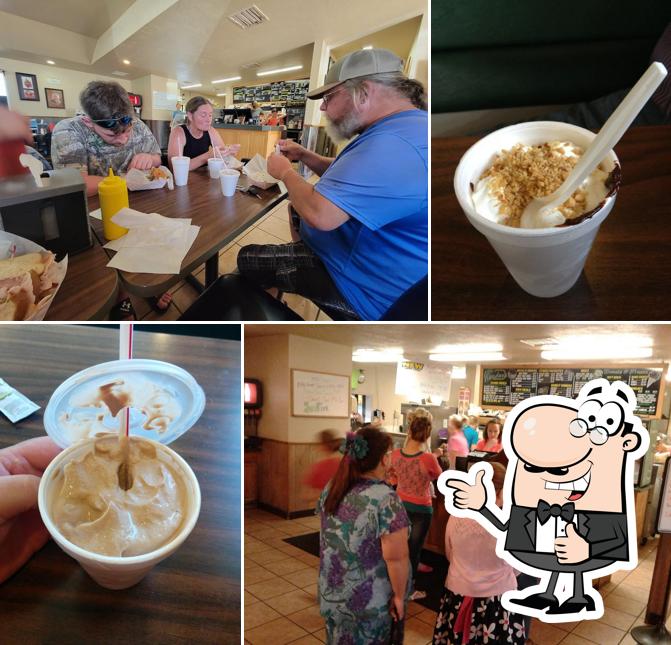 Sundaes Fast Food in Stockton - Restaurant menu and reviews