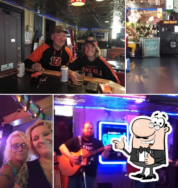 Sandy’s Stagecoach Saloon, Blue Ash - Restaurant menu, prices and reviews