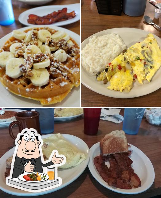 Mom's Home Cooking, New Smyrna Beach - Restaurant menu, prices and reviews