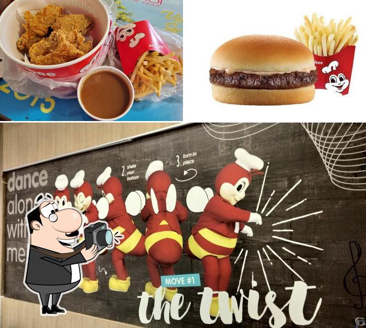 Jollibee, 79 Billy Bishop Way in Toronto - Restaurant menu and reviews