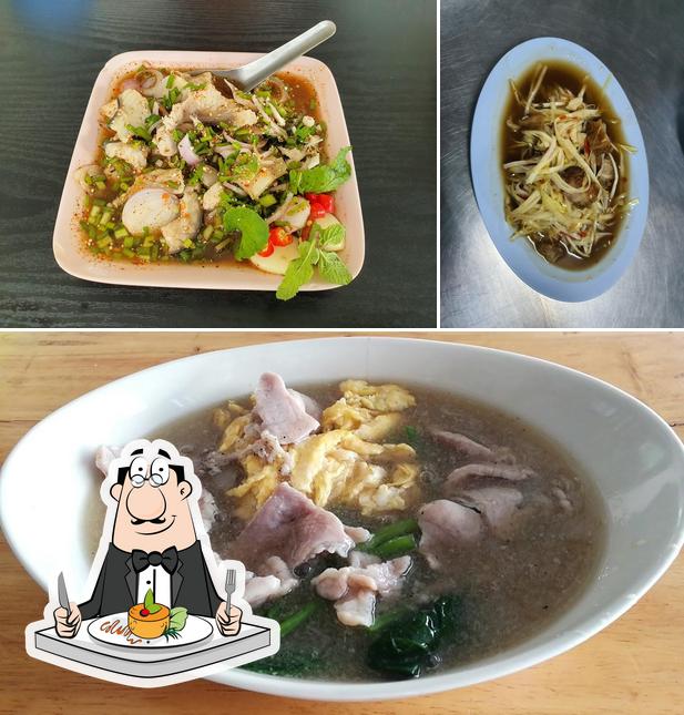 ชัยราดหน้า restaurant, Prakhon Chai, J38H+Q56 - Restaurant reviews