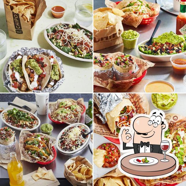 Chipotle Mexican Grill, 6102 Falls of Neuse Rd in Raleigh - Restaurant ...