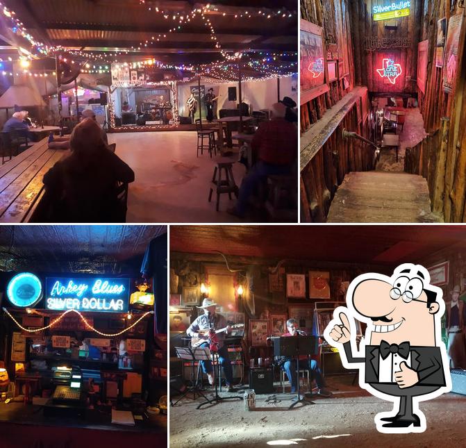 Arkey Blue's Silver Dollar in Bandera - Restaurant reviews