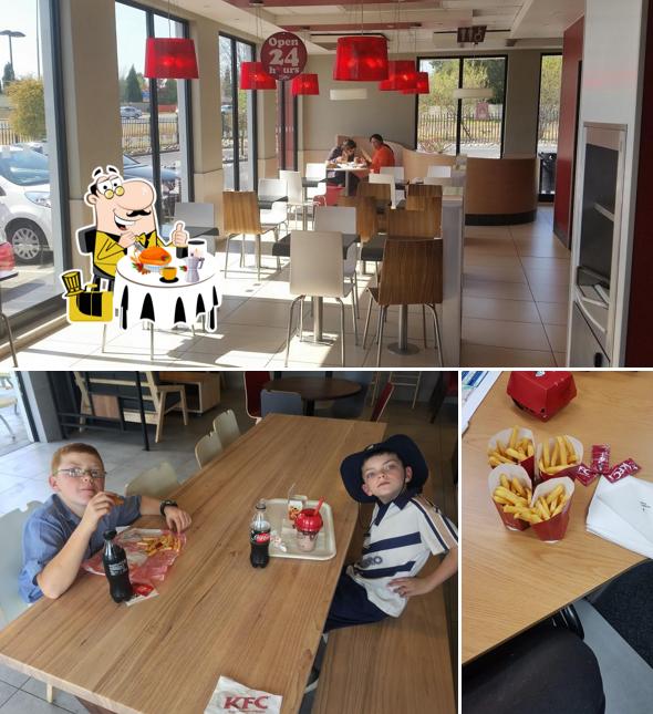 KFC Strubensvalley restaurant, Roodepoort, Cnr Hendrik Potgieter ...