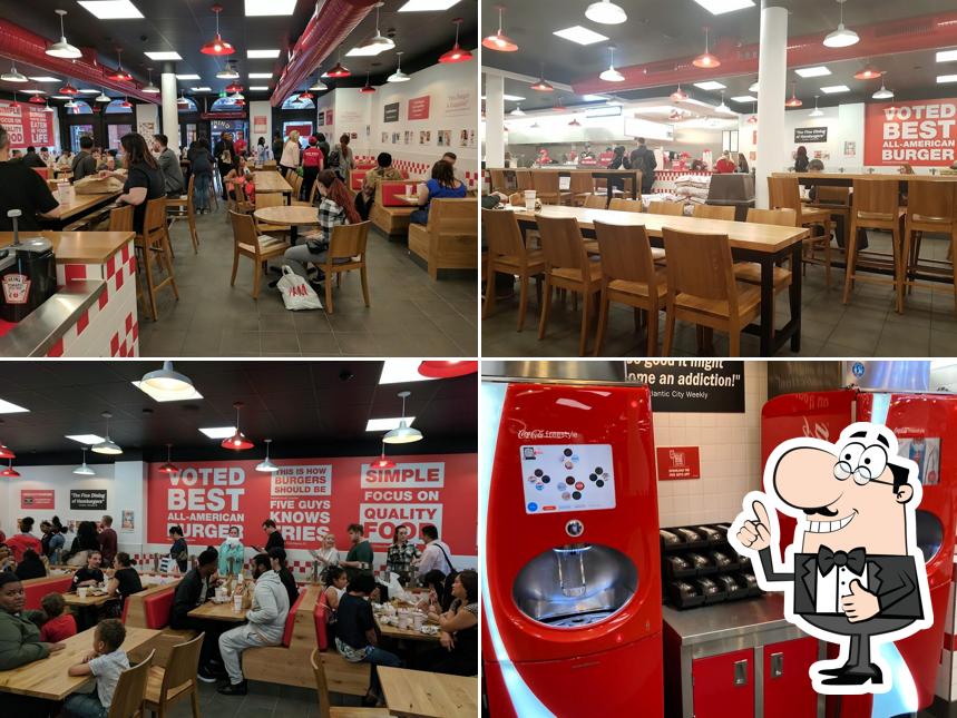 Five Guys Croydon, 7/11 High St in Croydon - Restaurant menu and reviews