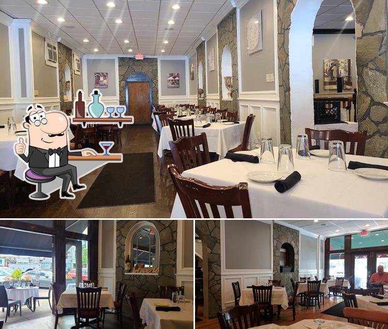Best fried lobster in Middletown, Connecticut restaurants, summer 2024 ...