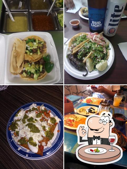 Los Compadres Taco Shop in Franklin - Restaurant menu and reviews
